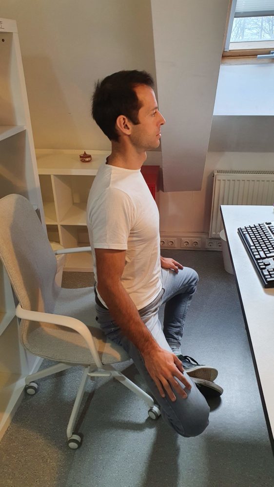 Fit im Büro oder Homeoffice - Richtiges Sitzen und Stehen - Philipp Troschl